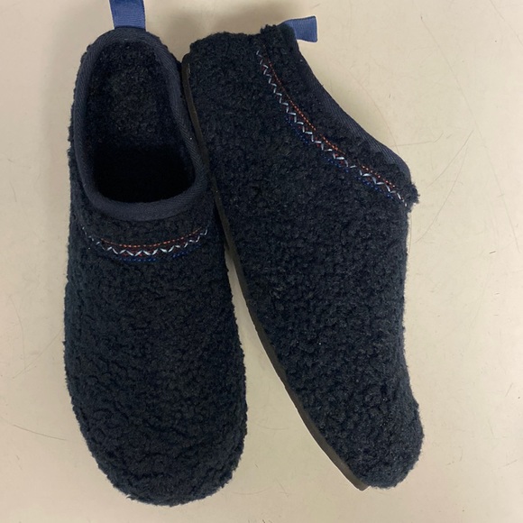 Bombas | Shoes | Bombas Cushioned Sunday Slippers Sherpa Navy Blue Size ...
